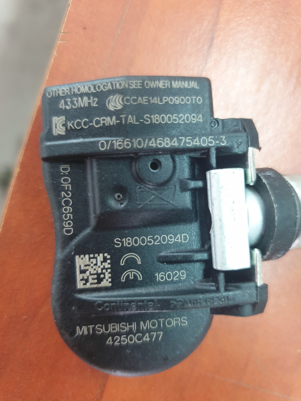 4250C477 Датчик давления в шине (TPMS sensor) Mitsubishi | Запчасти на ...