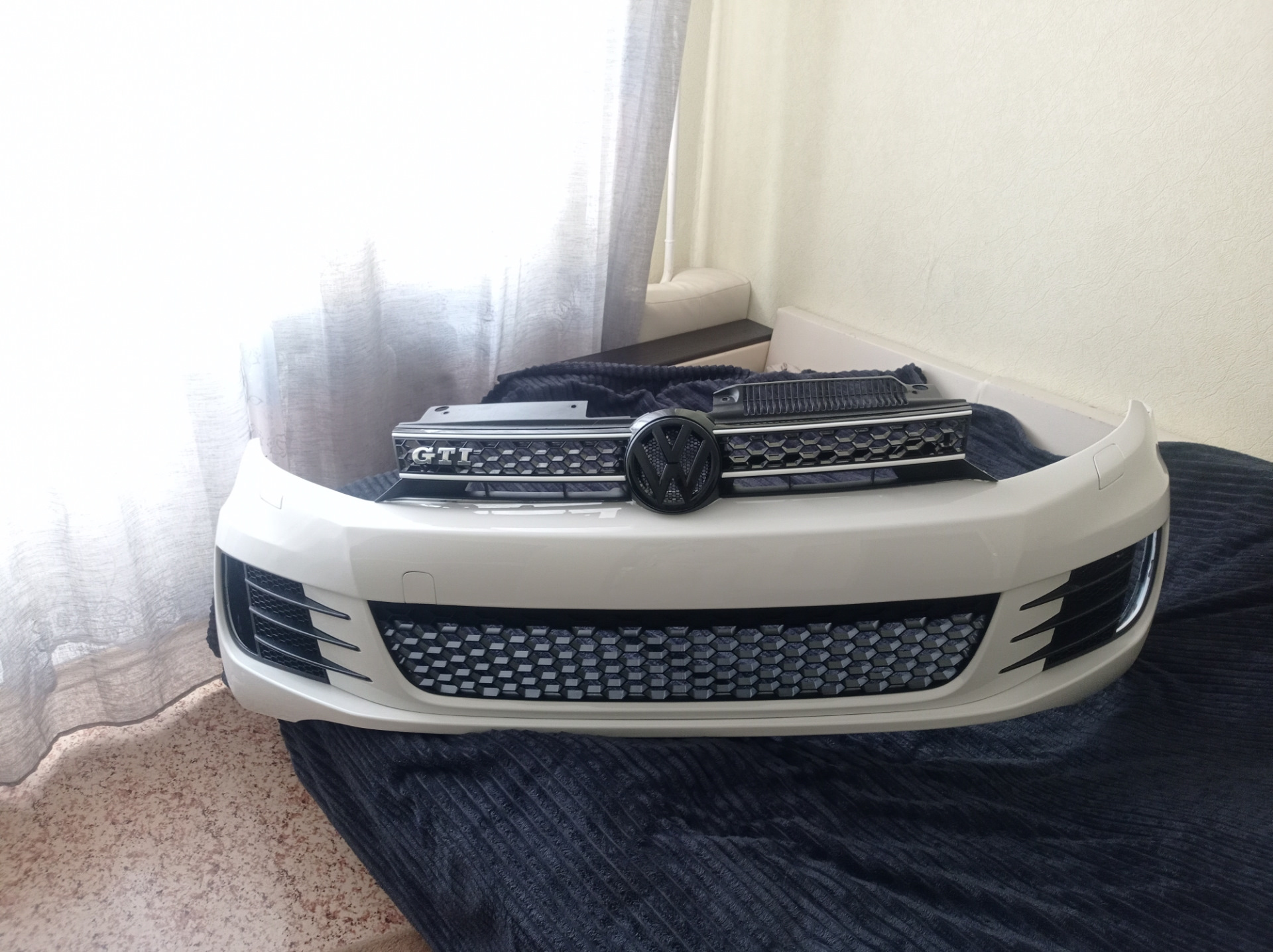 Передний бампер GTI — Volkswagen Golf Mk6, 1,2 л, 2012 года | тюнинг ...