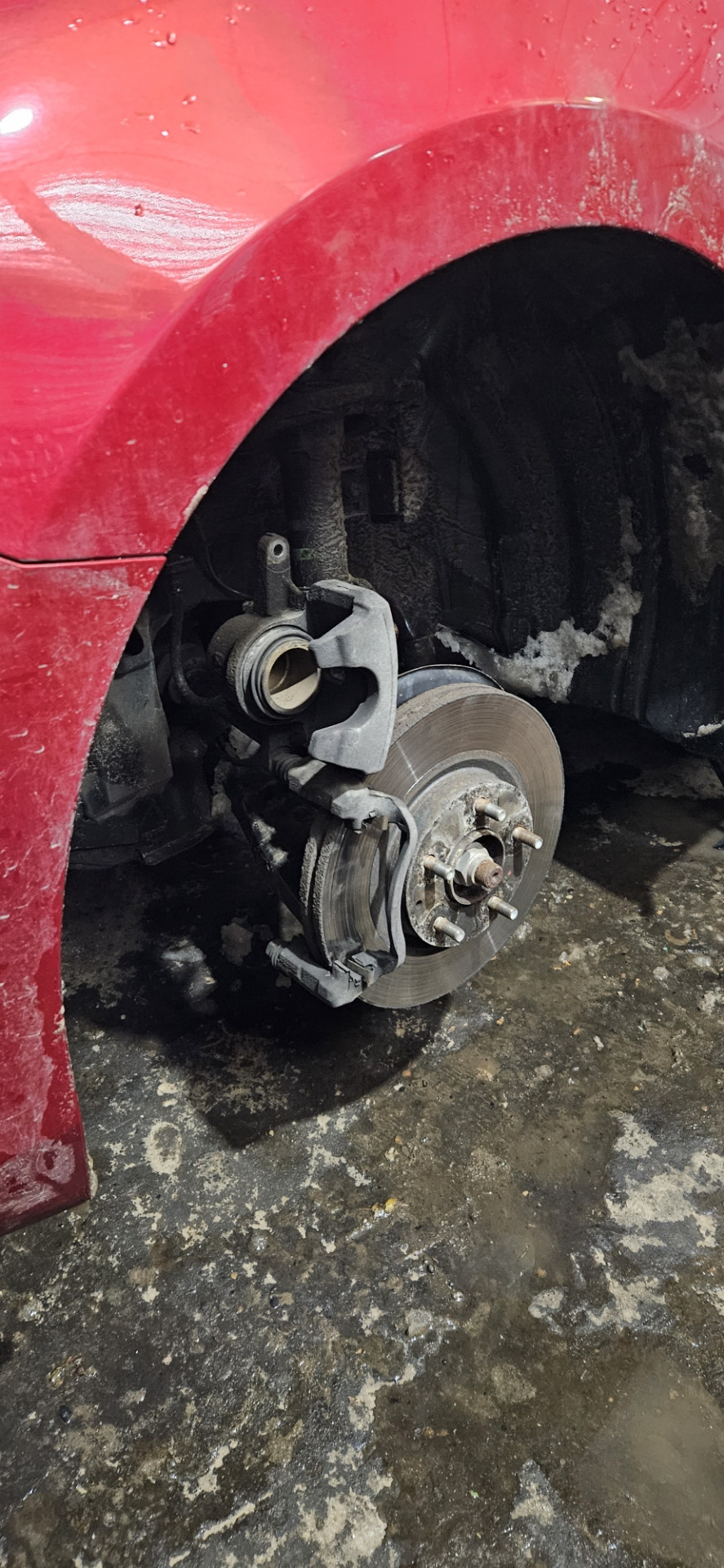Замена передних колодок — Mazda 6 (3G) GJ, 2 л, 2015 года | расходники ...