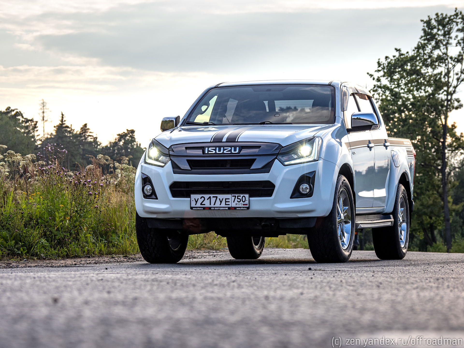 Единственный в мире D-Max на тапках от Chip Foose Design — Isuzu D-Max (1G), 3 л, 2019 года ...