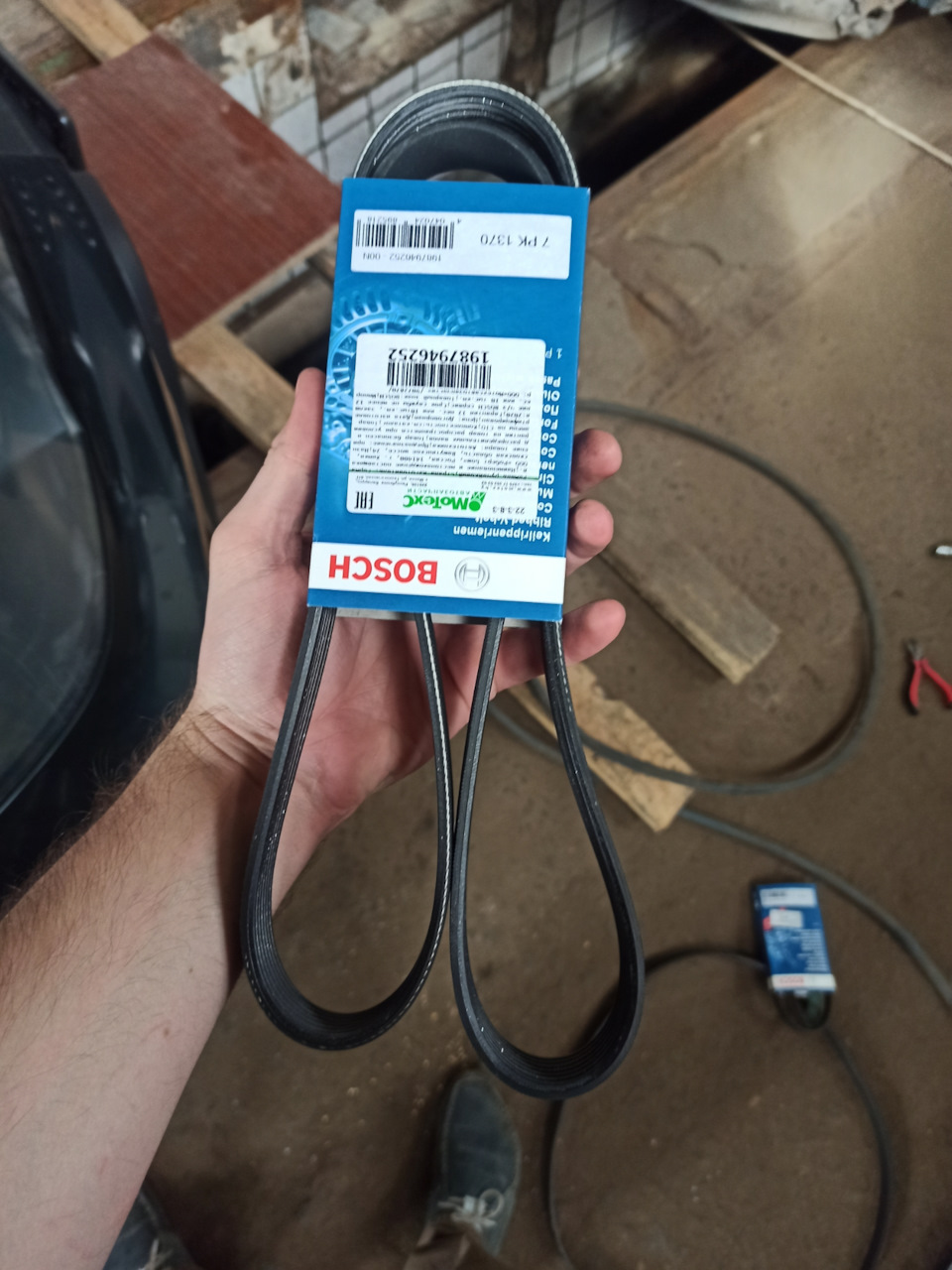 Замена ремней навесного и клейка задней фары — BMW X5 (E70), 3 л, 2009 ...