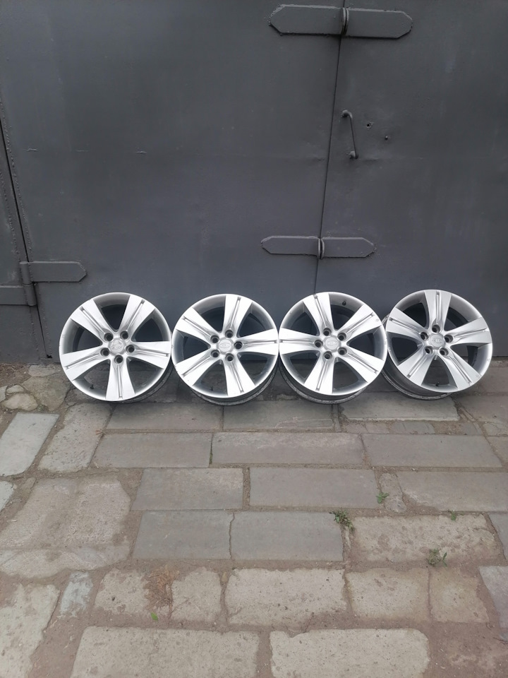 Литые диски Kia 6,5Jx17 ET35 5x114,3 на KIA Sportage (3G). Б/у | 20 000 ...