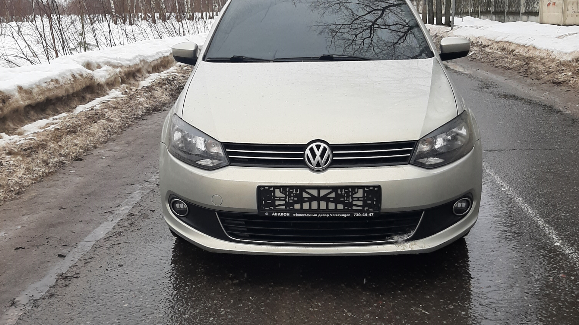 Volkswagen Polo Sedan 1.6 бензиновый 2012 | Highline+Premium на DRIVE2