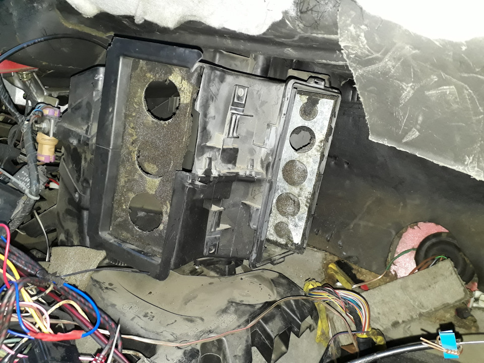 Ремонт заслонок печки — Audi 80 (B4), 2,3 л., 1994 года | своими руками ...