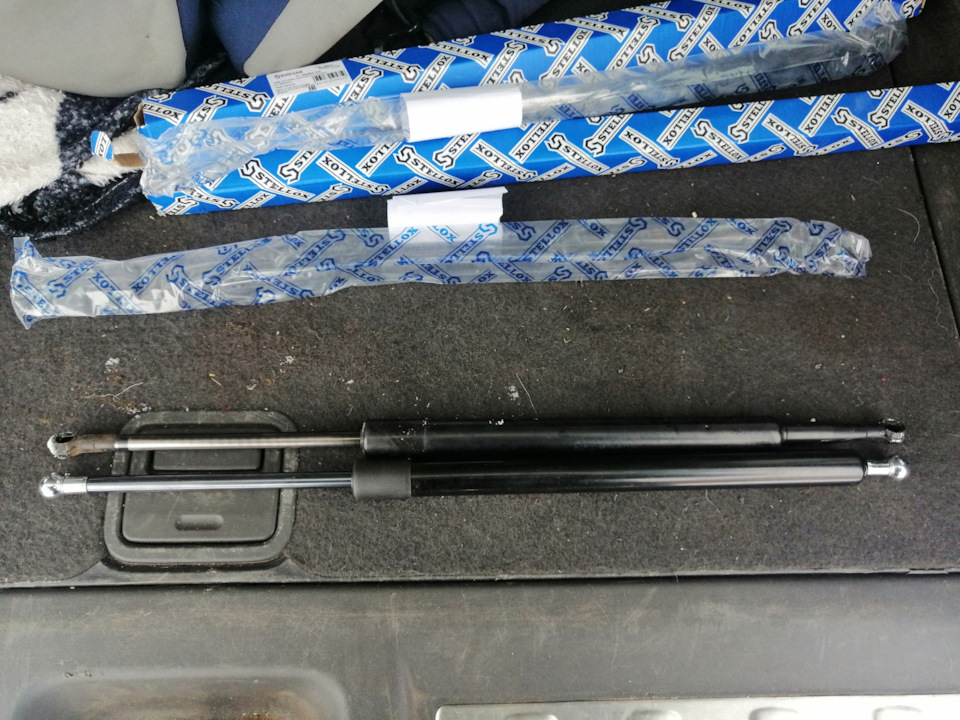 Упоры задней двери — Nissan Pathfinder (3G), 2,5 л, 2007 года | своими ...