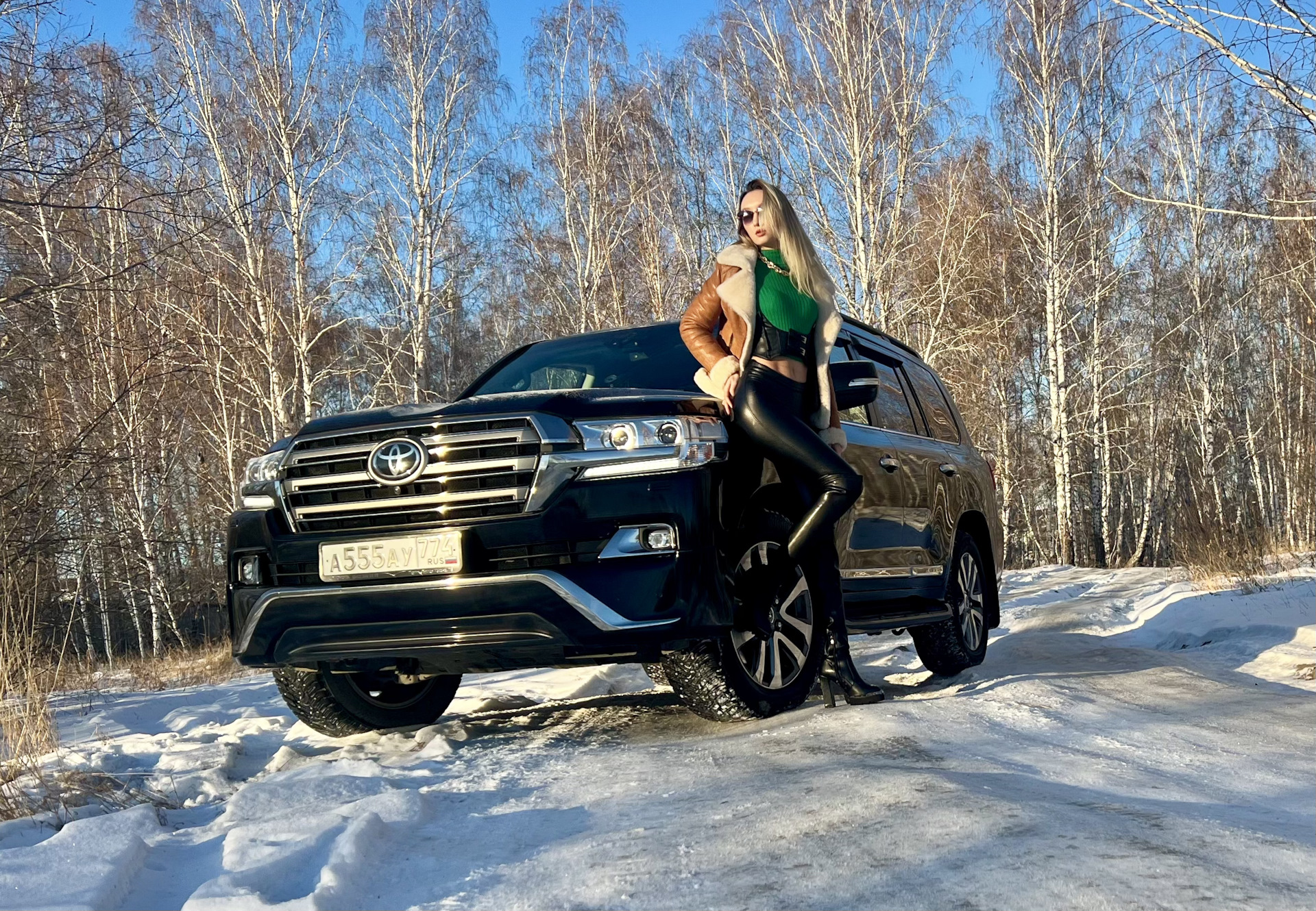 Супруга и мой танк:) — Toyota Land Cruiser 200, 4,5 л, 2018 года | фотография | DRIVE2