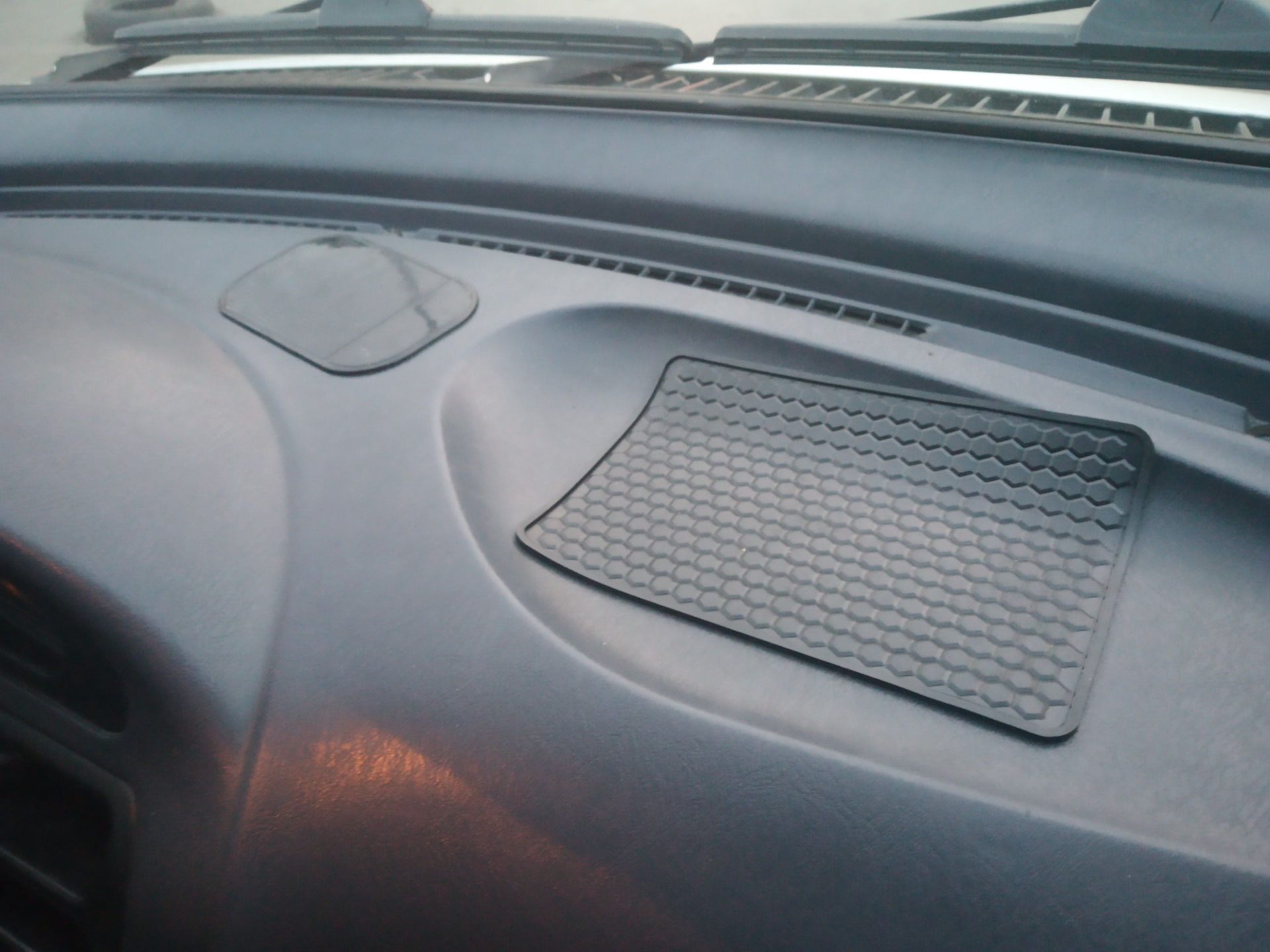 Предметы удобств в салоне — Daihatsu Move (L600, L610), 0,8 л, 1997 ...