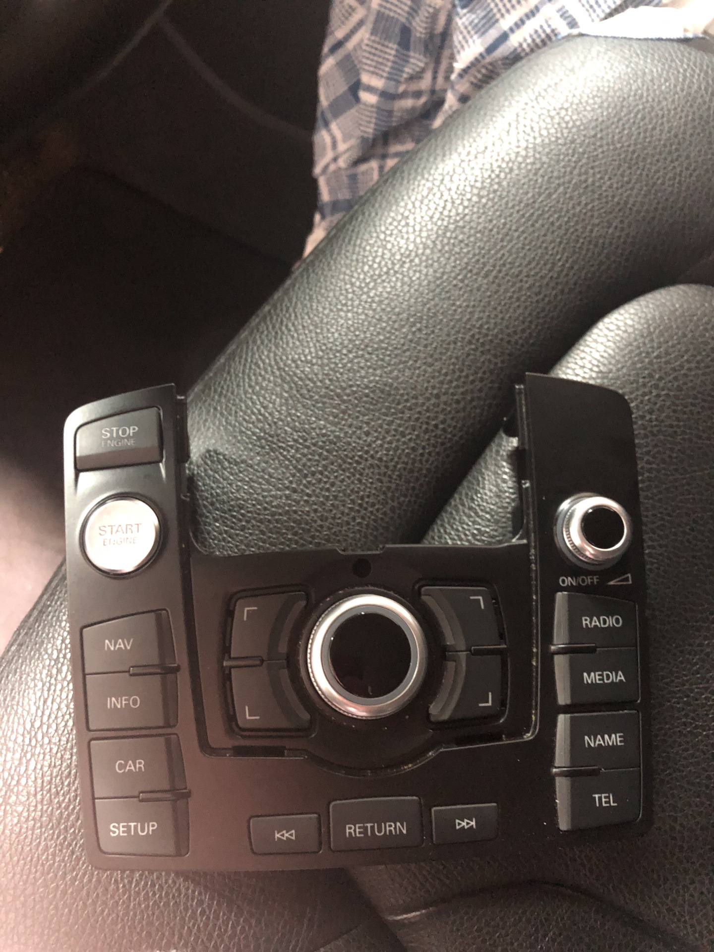 Замена блока кнопок Старт/Стоп Engine — Audi Q7 (1G), 3 л, 2013 года ...