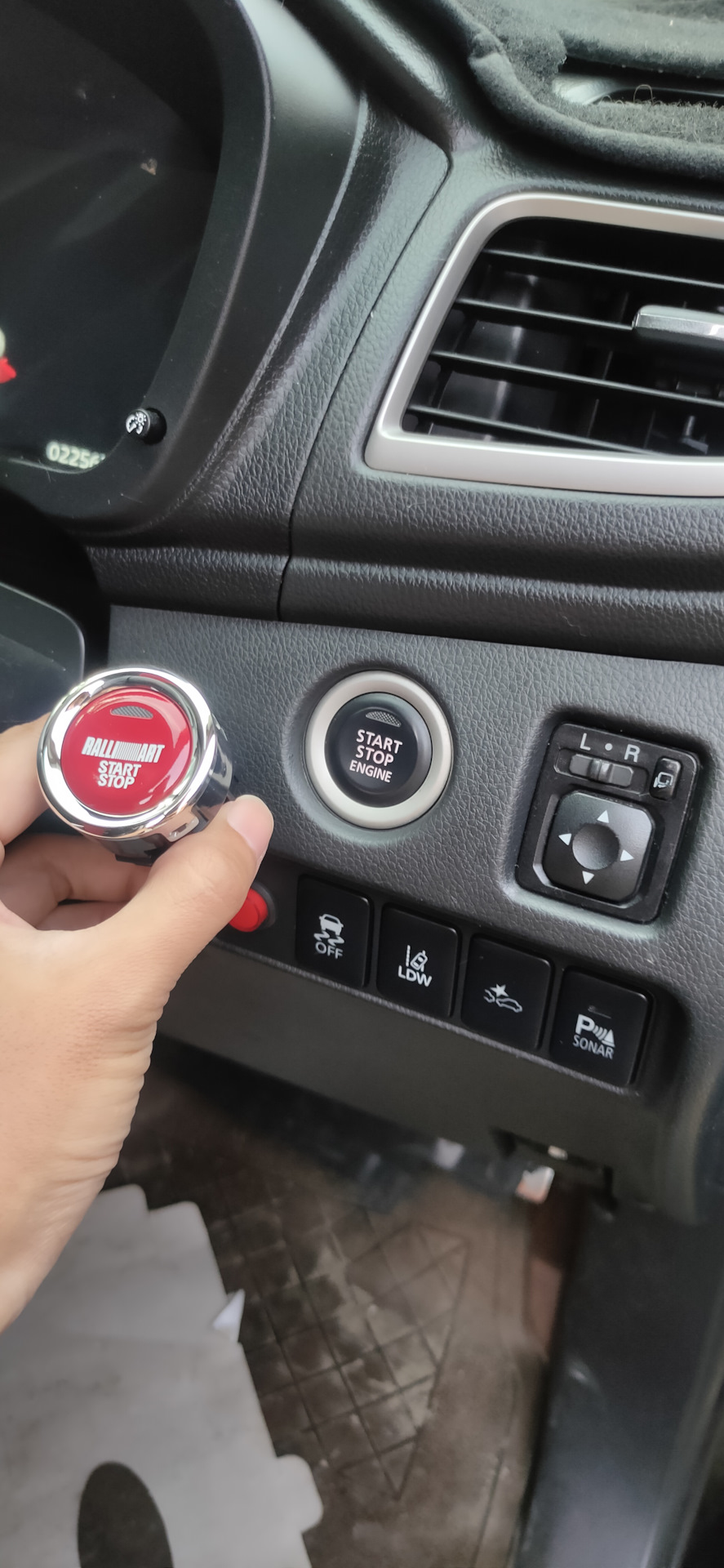 New switch start engine — Mitsubishi Pajero Sport (3G), 2,4 л, 2016 ...