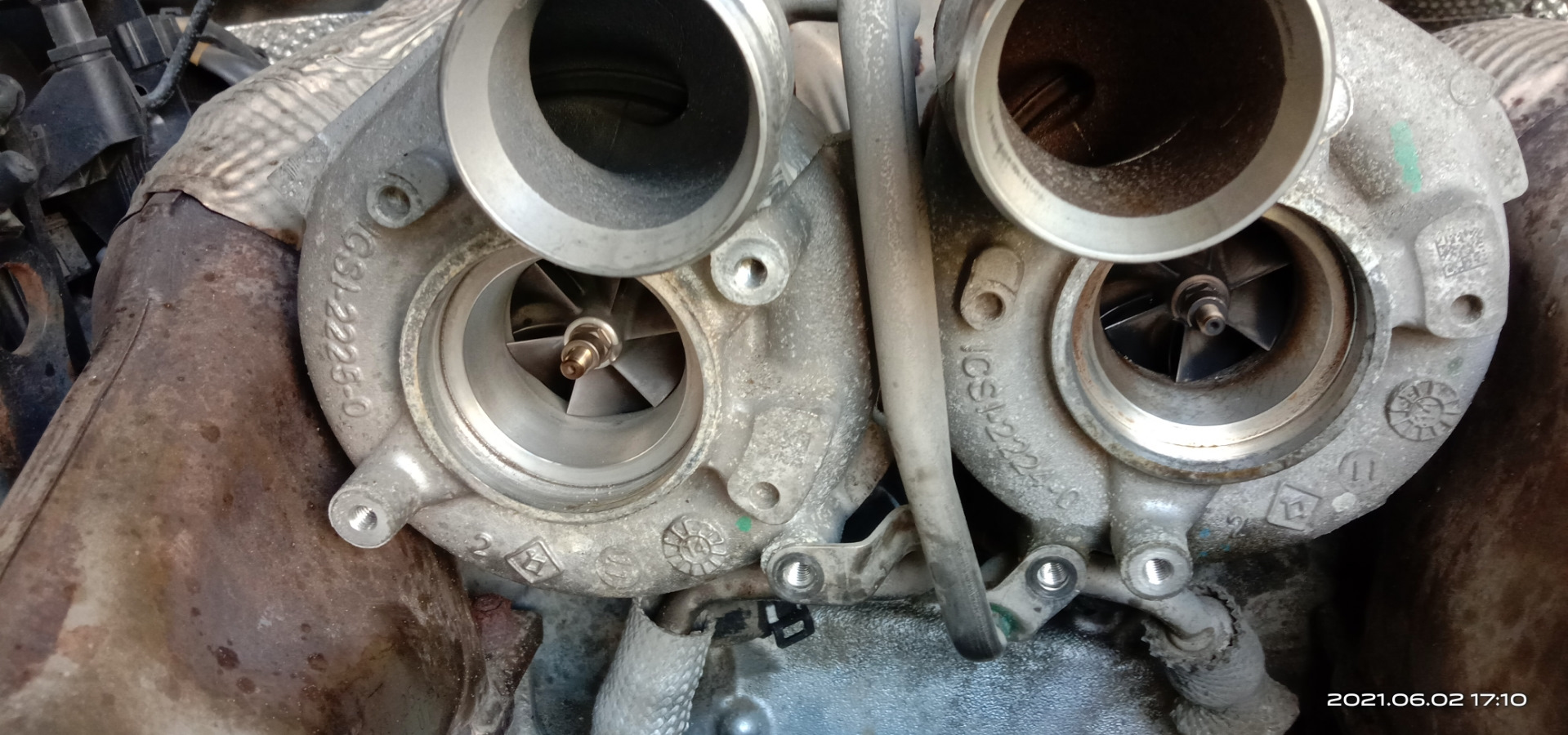 Замена сеточки в развале и маслоотделителя 180 500 км — Audi A8 (D4), 4 ...