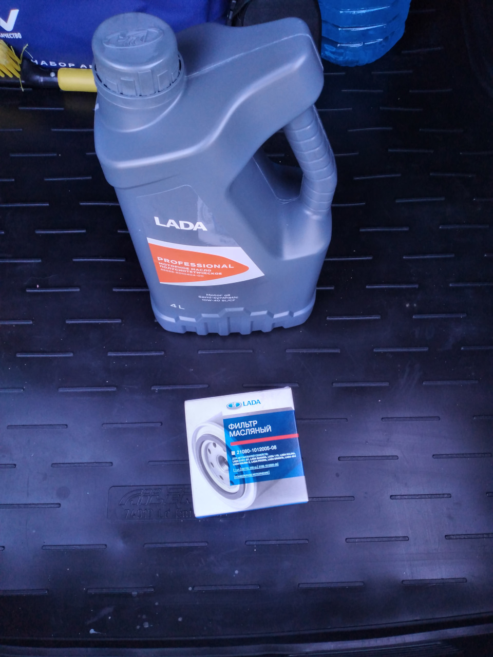 Замена масла в ДВС — Lada Гранта Лифтбек (2-е поколение), 1,6 л, 2020 ...