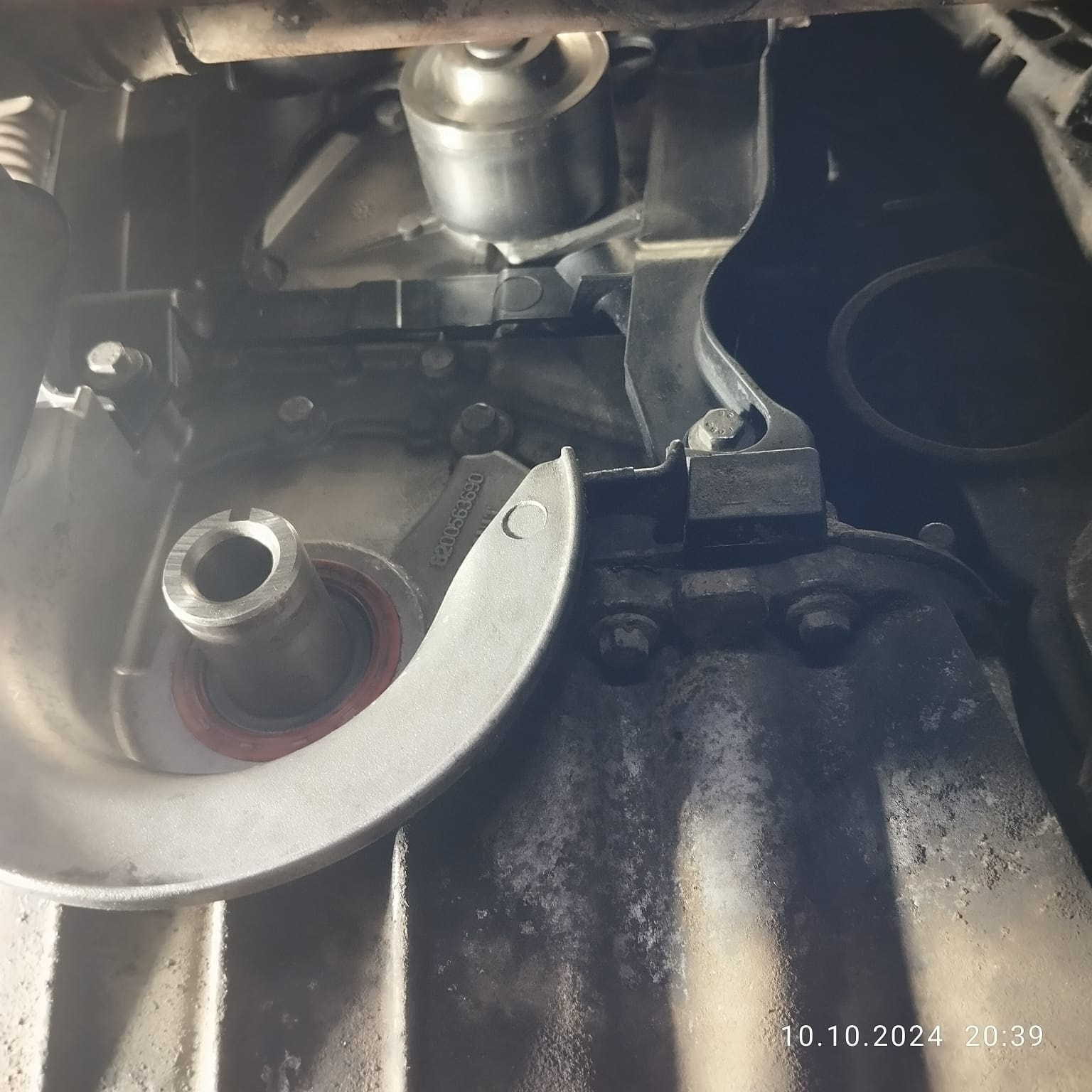 Замена сальника распредвала и коленвала. — Renault Clio III, 1,5 л ...