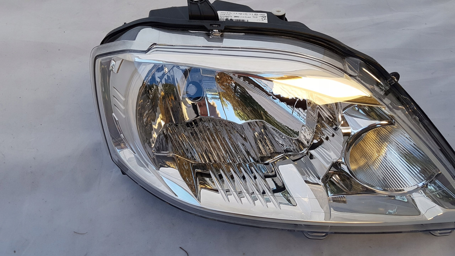 Про фары — Renault Logan (1G), 1,4 л, 2011 года | запчасти | DRIVE2