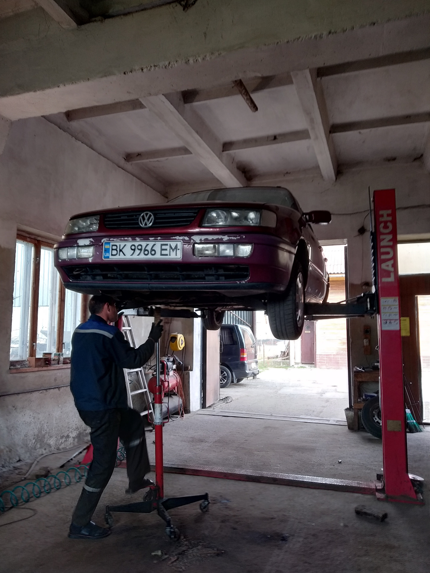 Замена сайлентов правого рычага, втулок стабилизатора и левого заднего ...