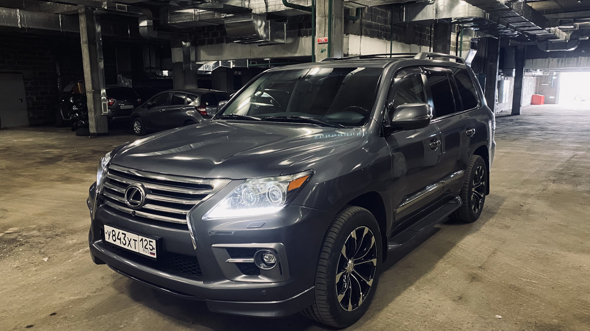 Lexus LX (URJ200/URJ201) 5.7 бензиновый 2012 | на DRIVE2