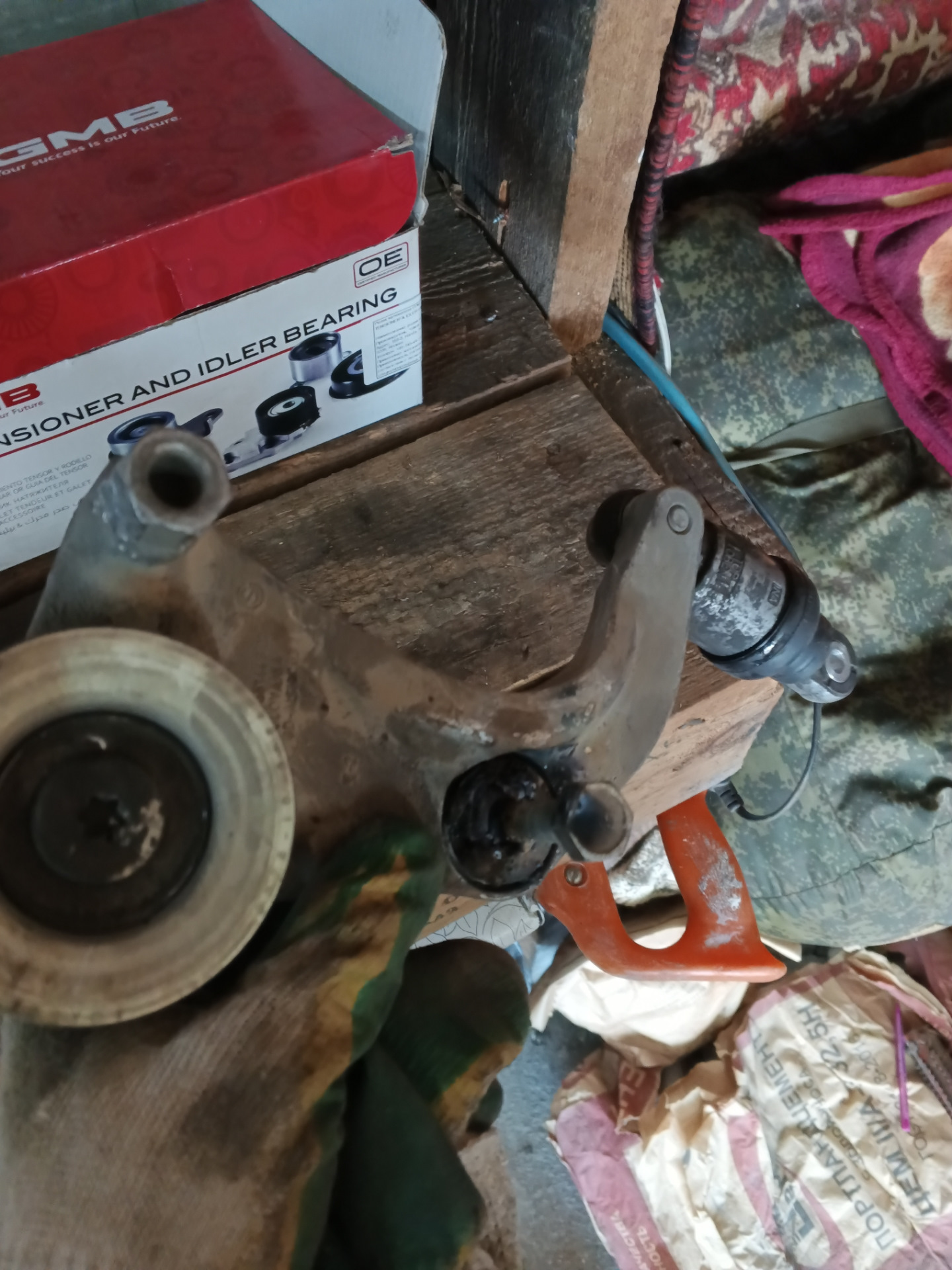 Натяжитель ч. 2 — Honda Stream (RN6-9), 1,8 л, 2010 года | плановое ТО | DRIVE2