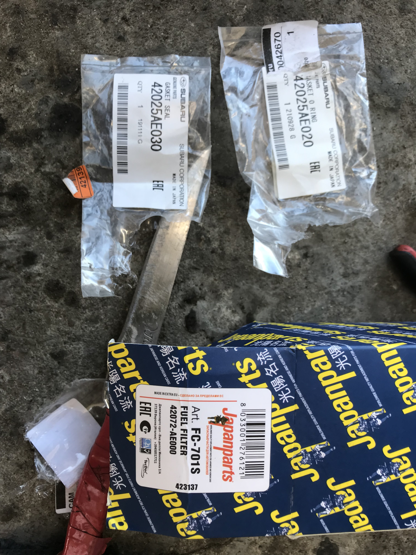 Замена топливного фильтра — Subaru Legacy (BE/BH/BT), 2 л, 1999 года ...