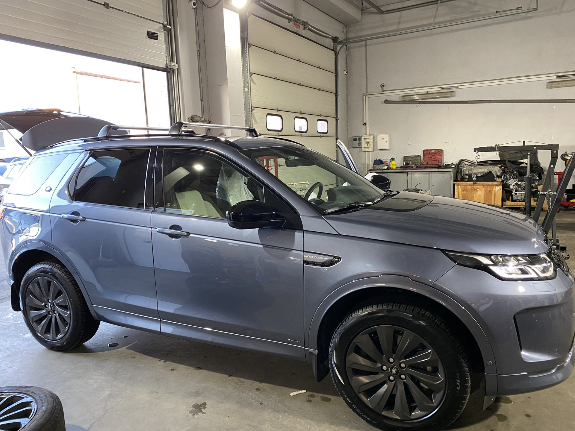 Продольные и поперечные рейлинги на Land Rover Discovery Sport 2021 MY ...