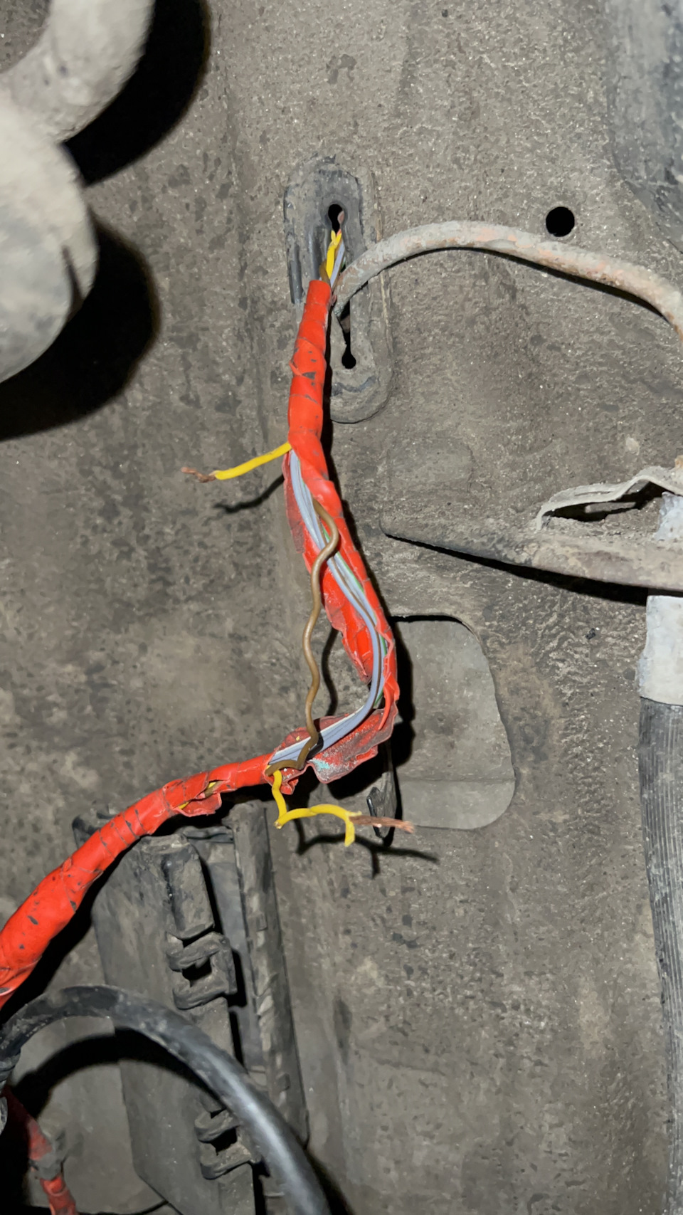 Проводка на датчик abs — BMW 3 series (E46), 2,2 л, 2002 года | своими ...