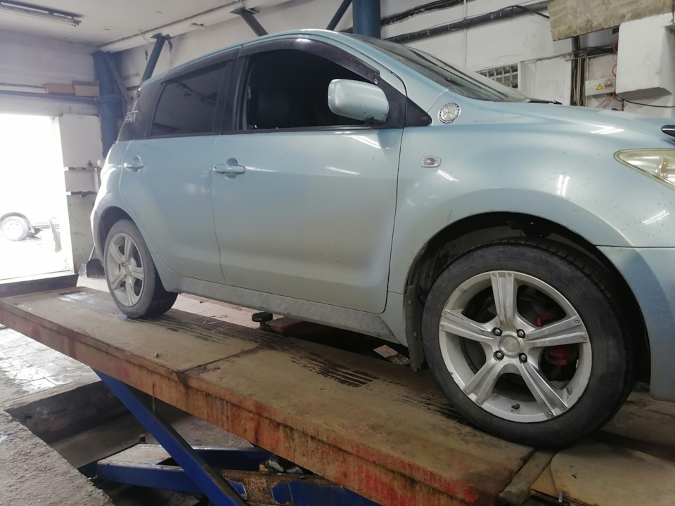 Когда очень хотел джип — Toyota ist (1G), 1,5 л, 2002 года | плановое ...