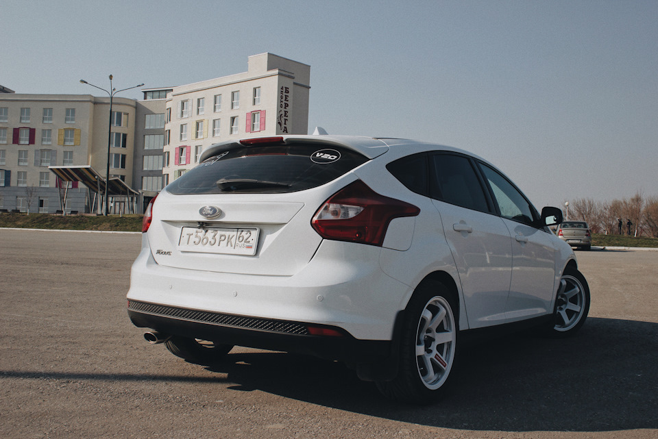 Диски RAYS Volk racing TE37 на Форд Фокус — Ford Focus Hatchback III, 1 ...