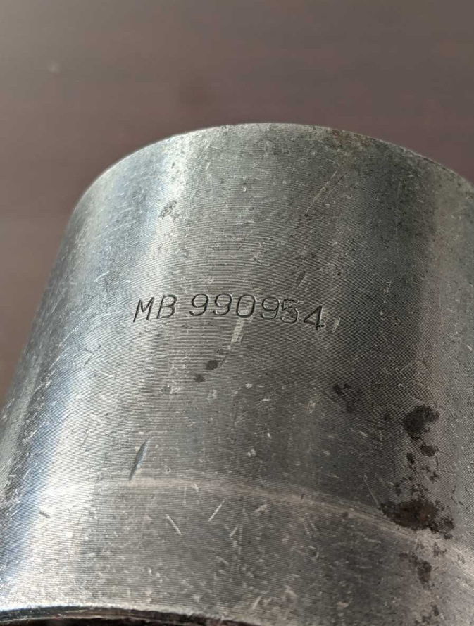 Гаечный ключ для ступиц — Mitsubishi Delica (L400), 3 л, 2005 года ...