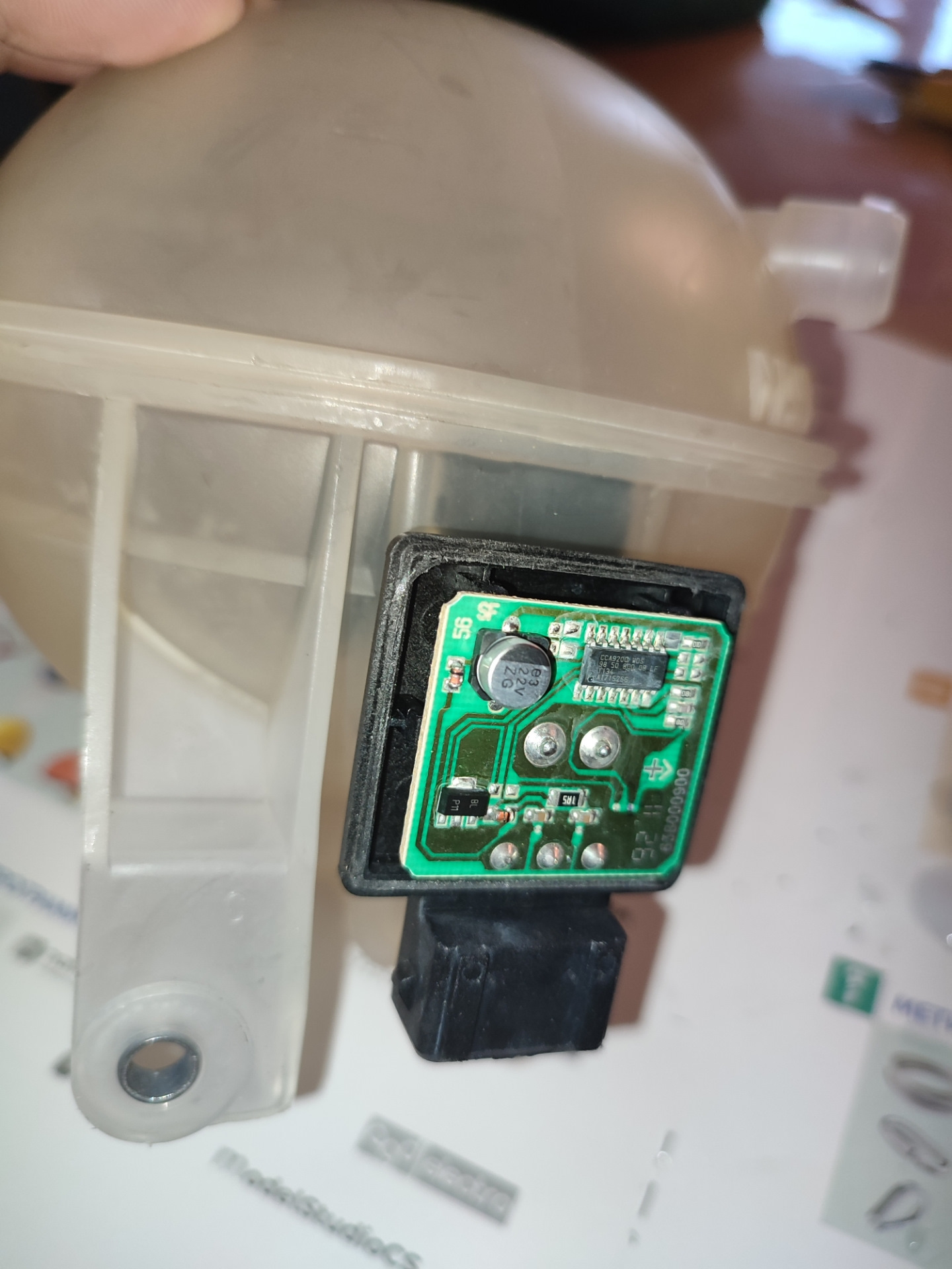 Датчики уровня охлаждающей и омывающей жидкостей — Citroen C4 (2G), 1,6 ...