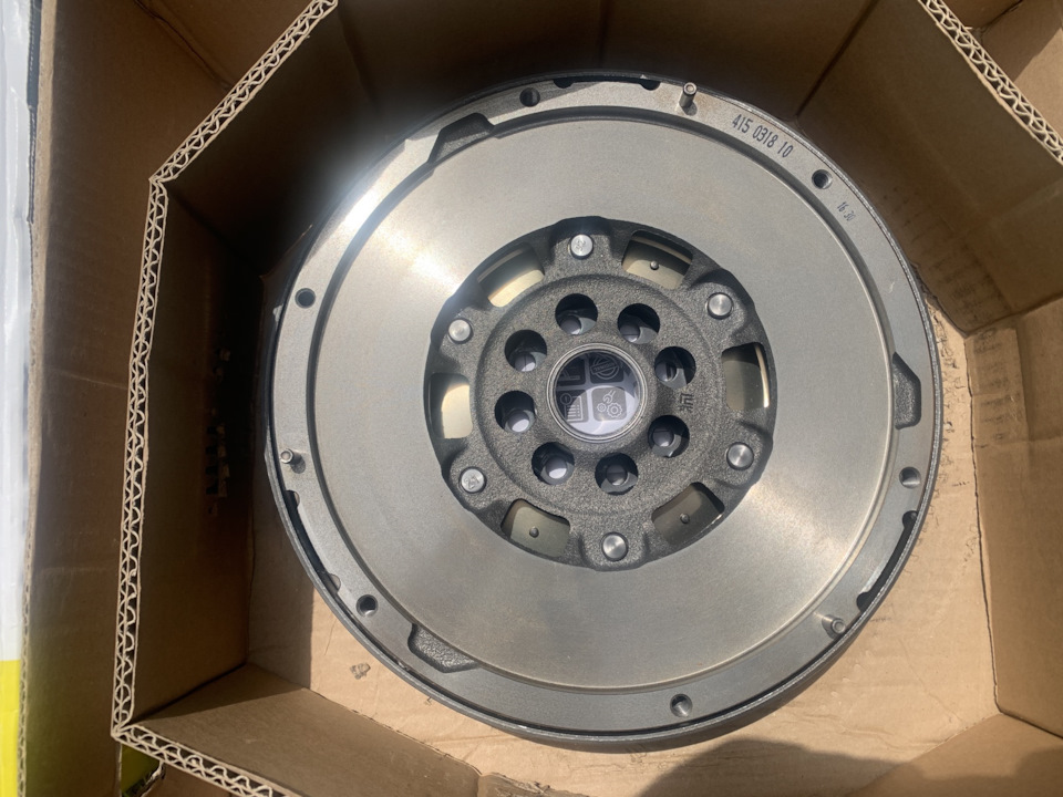 Замена маховика и комплекта сцепления — Ford Mondeo IV, 2 л, 2013 года ...