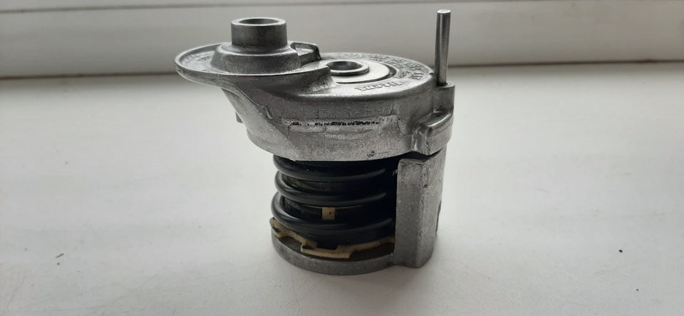 03C145299C Ролик натяжителя приводного ремня (без натяжителя) / 1.4-1.6 ...