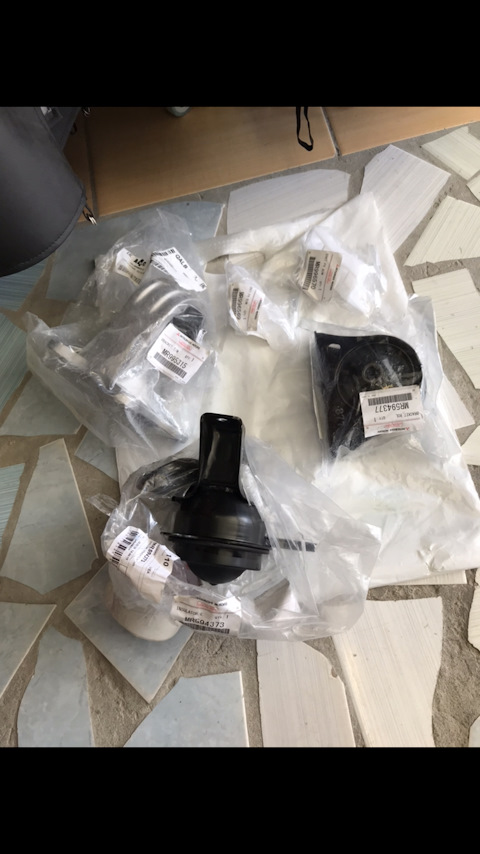 MR995315 Кронштейн крепления трансмиссии Mitsubishi | Запчасти на DRIVE2