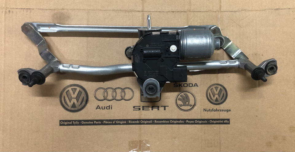 Заклинила трапеция стеклоочистителя — Volkswagen Touran (1G), 2 л, 2013 ...