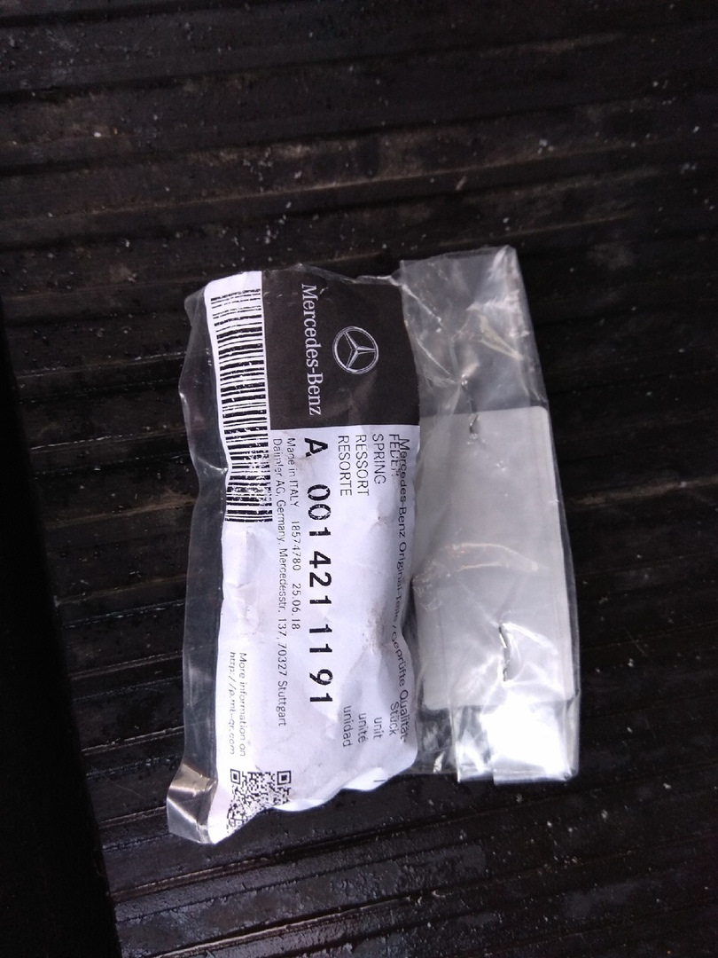 A0014211191 Комплект пружин тормозных колодок. Mercedes | Запчасти на ...