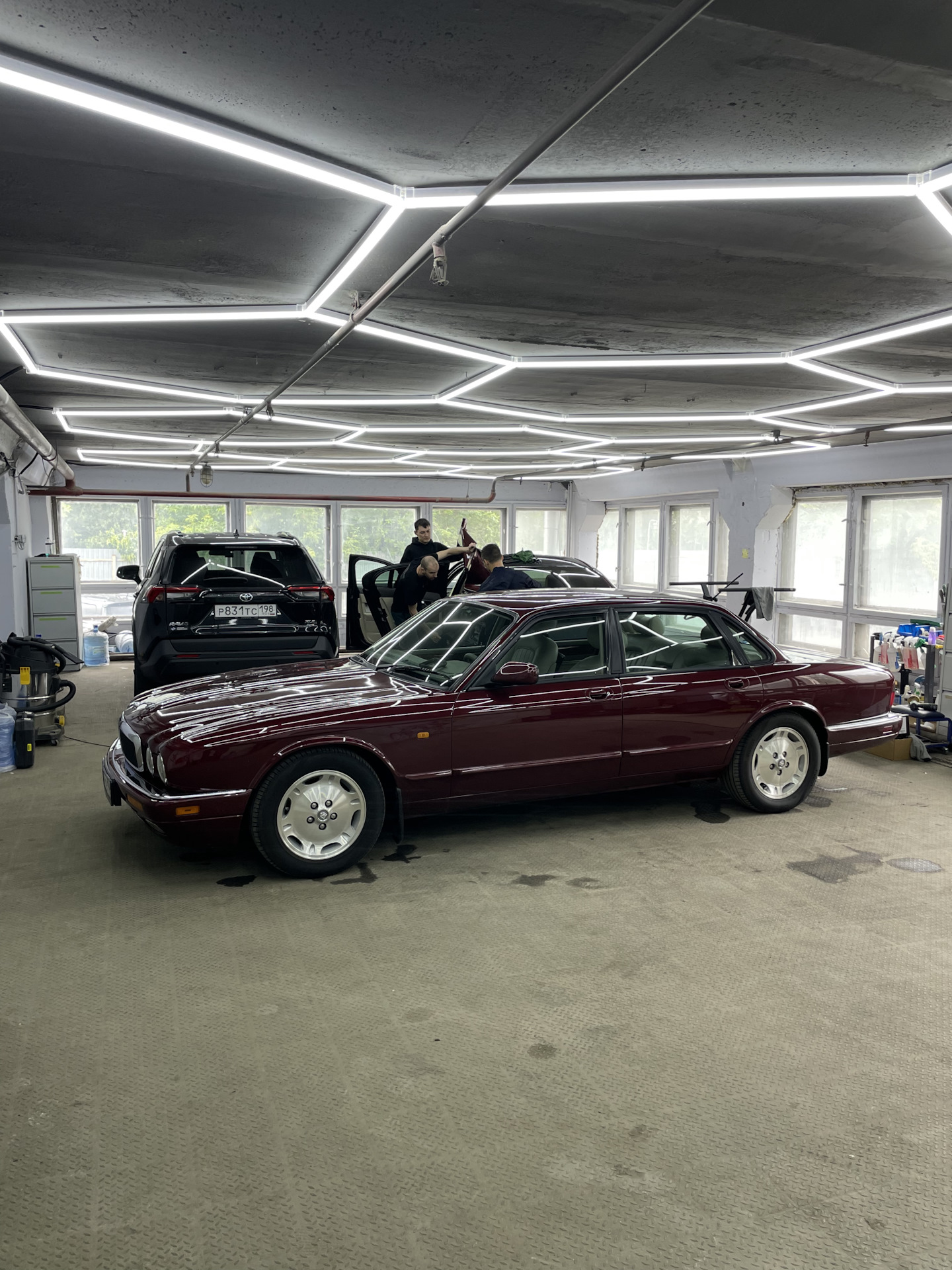 Подсветка длиною в год. — Jaguar XJ Mark 2, 4 л, 1997 года | визит на ...