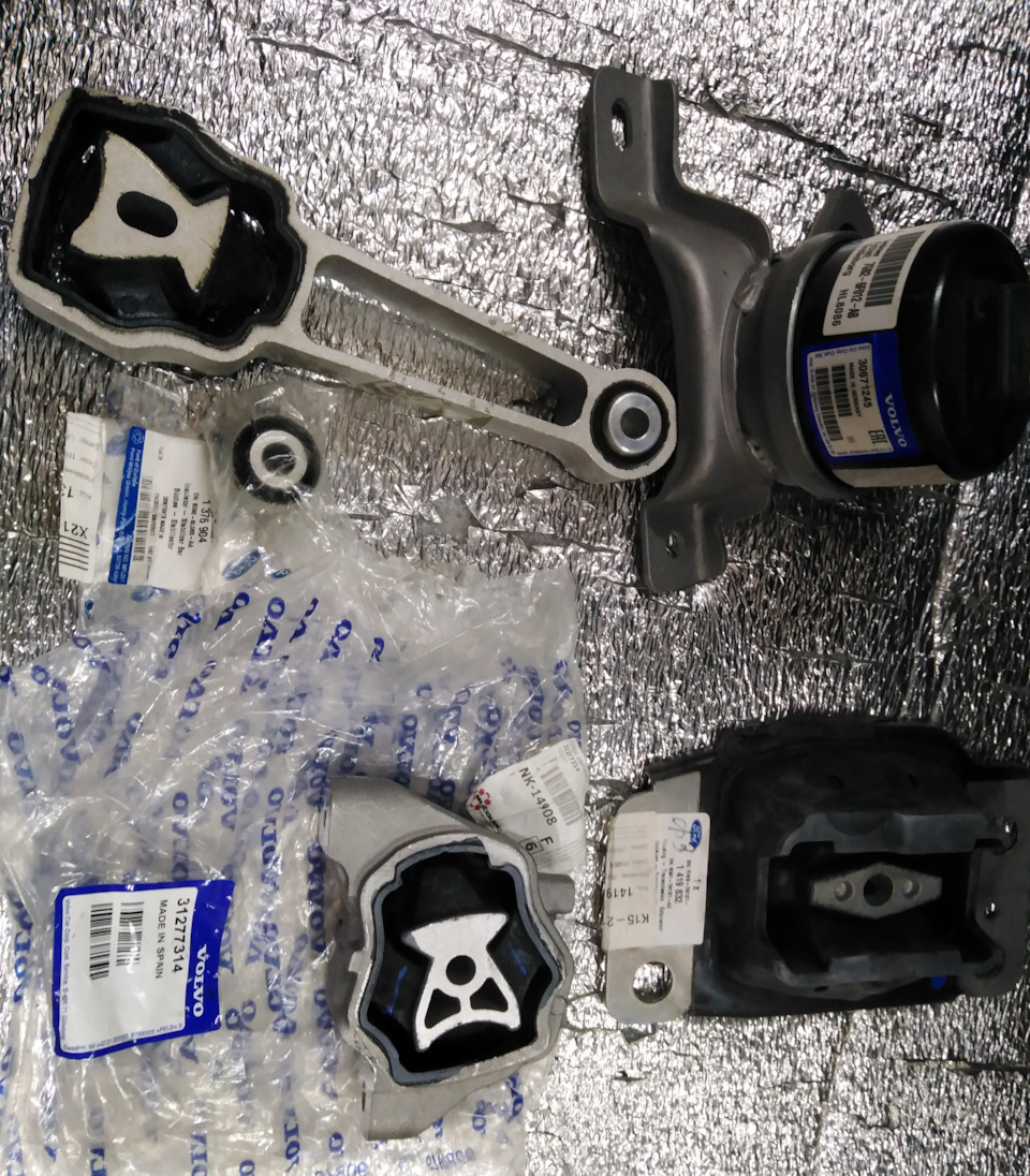 30671245 ПОДУШКА ДВИГАТЕЛЯ ПРАВАЯ (ГИДРАВЛИЧЕСКАЯ). Volvo | Запчасти на ...