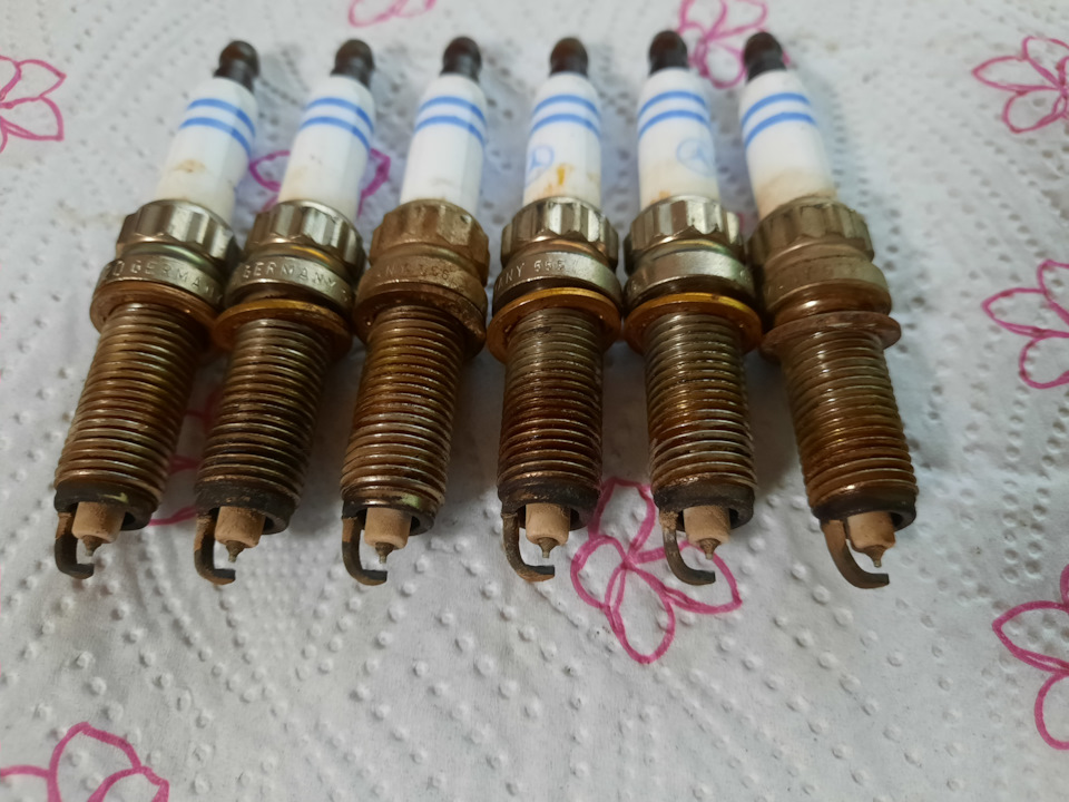 Замена свечей на M276 (попутно — наконечники свечей, прокладки ...