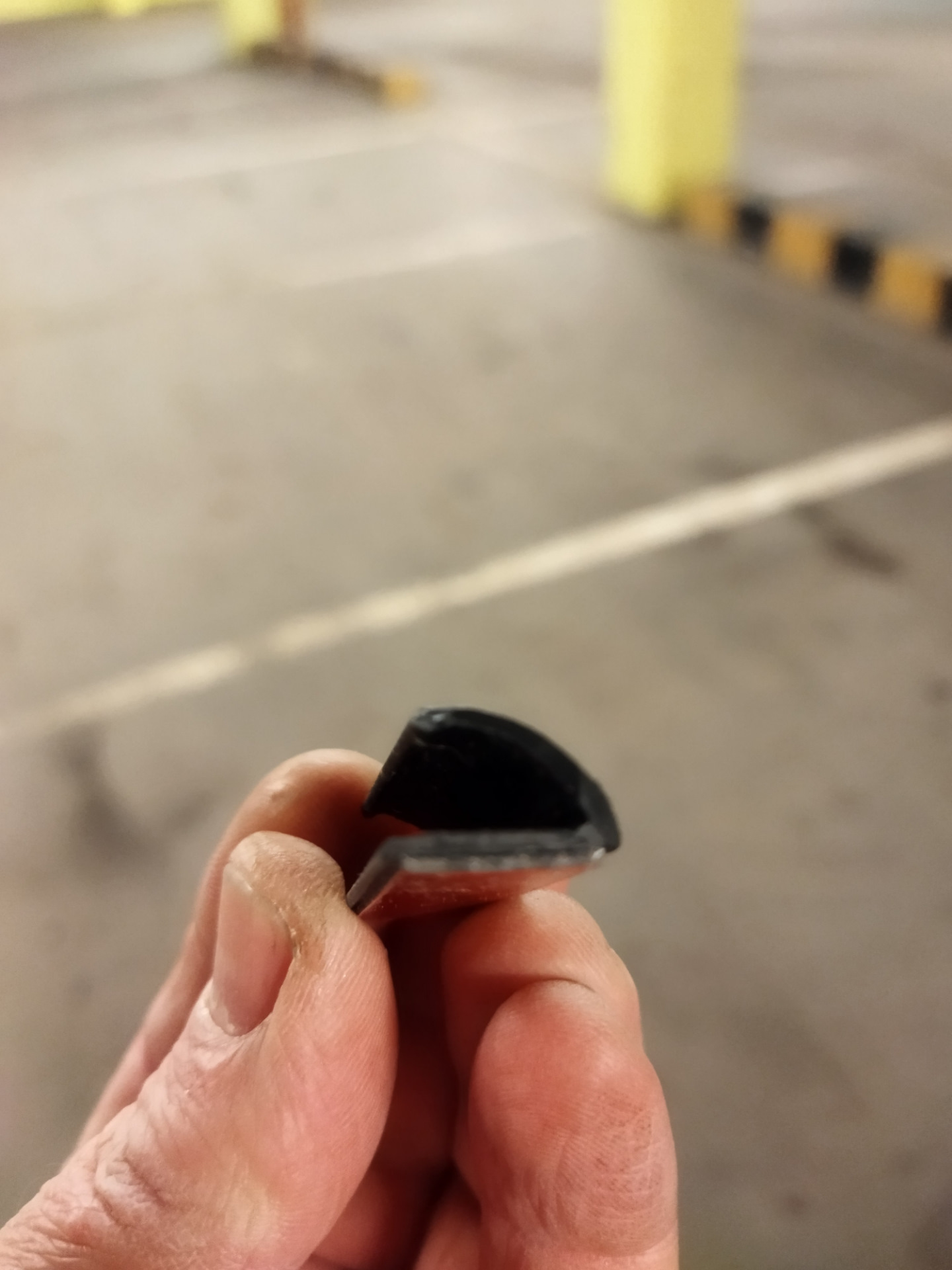 Антискол на крышу и водостоки лобового стекла. — Nissan NV200, 1,5 л ...