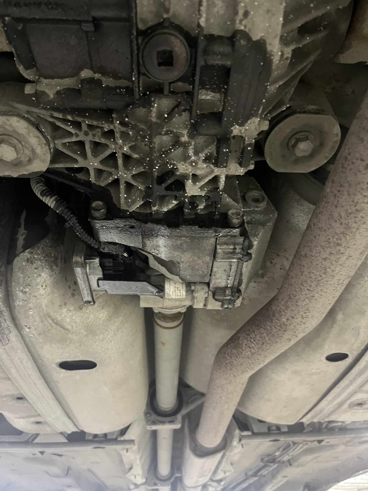 Заменил привод, сальник. — Opel Insignia (1G), 2 л, 2010 года | поломка ...