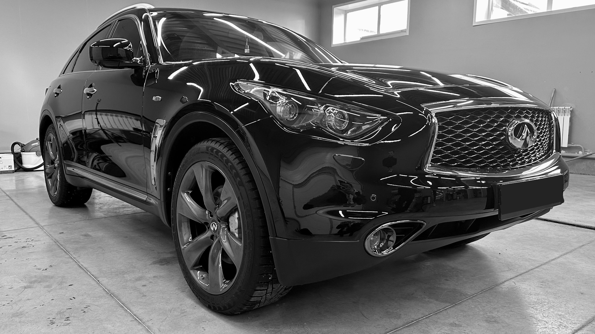 Infiniti FX (2G) 3.7 бензиновый 2010 | 37S 無限大 на DRIVE2