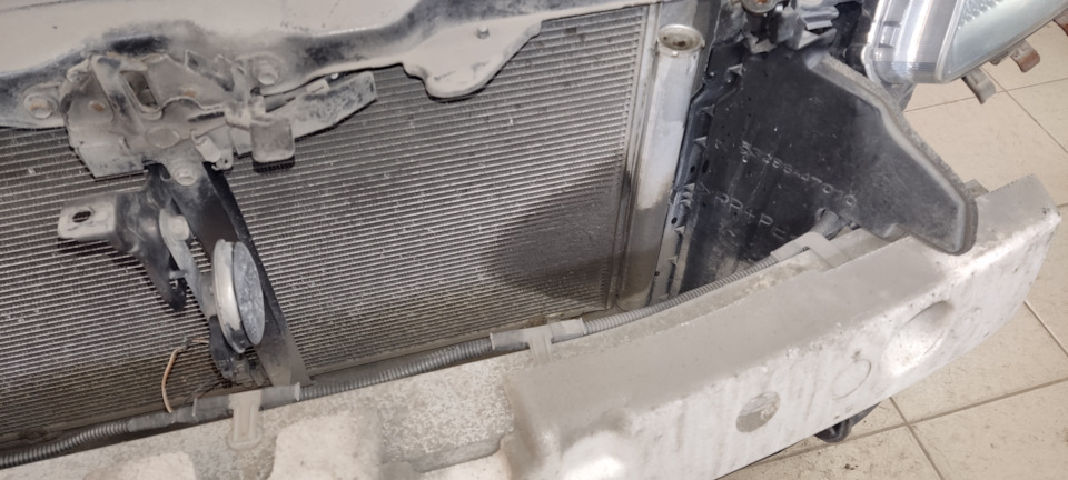 Замена радиатора кондиционера — Toyota Prius (20), 1,5 л, 2007 года ...