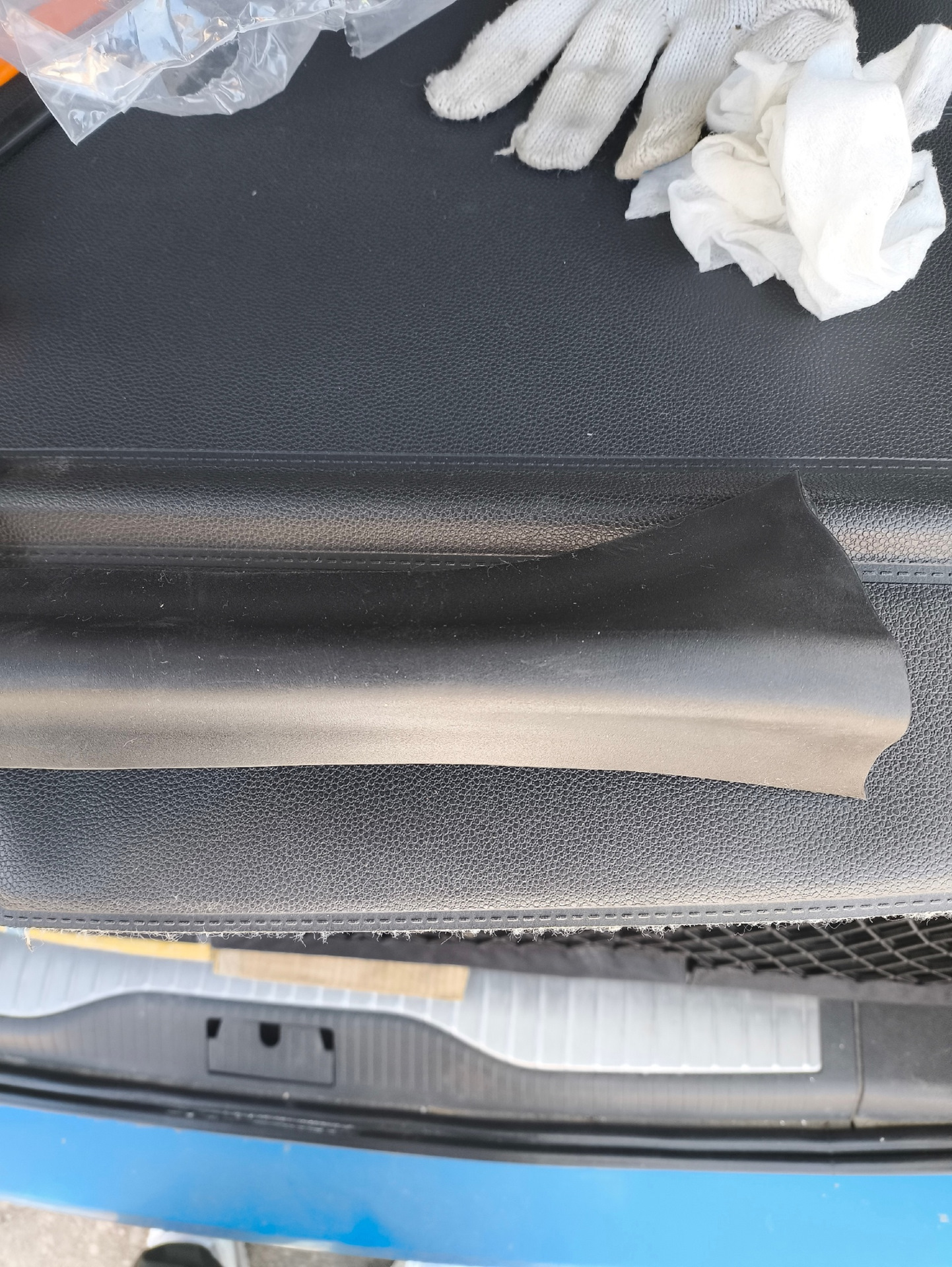 Замена уплотнителя центральной стойки — Opel Zafira OPC B, 2 л, 2008 ...