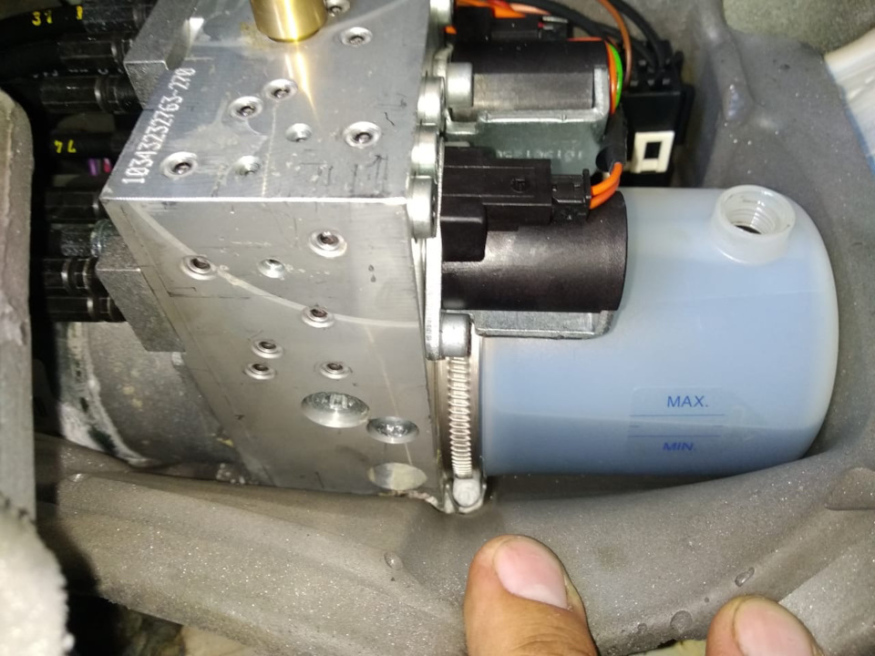 Замена масла в гидравлике крыши! — Infiniti G37 Convertible, 3,7 л ...