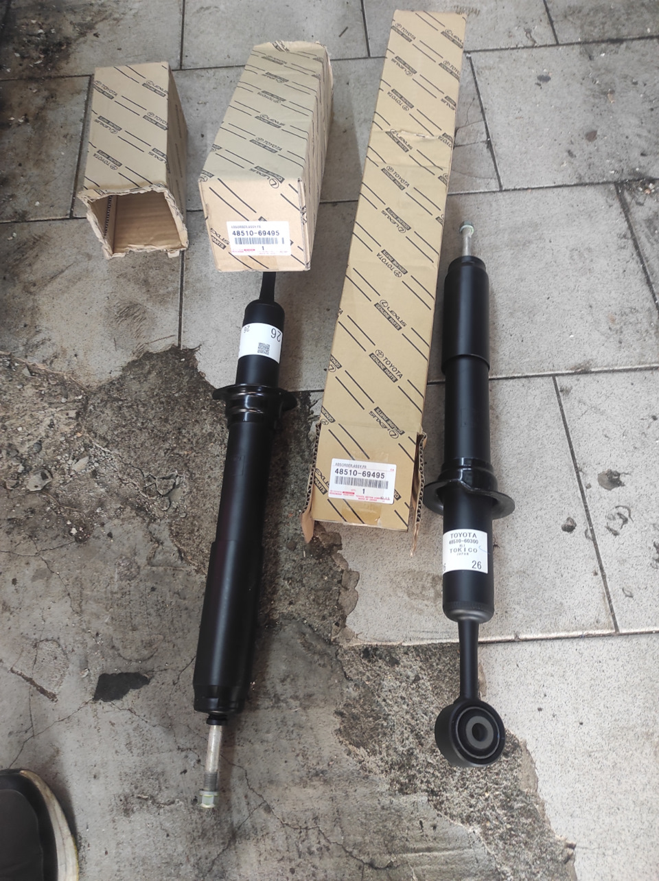 4851069495 Амортизатор TOYOTA LEXUS | Запчасти на DRIVE2