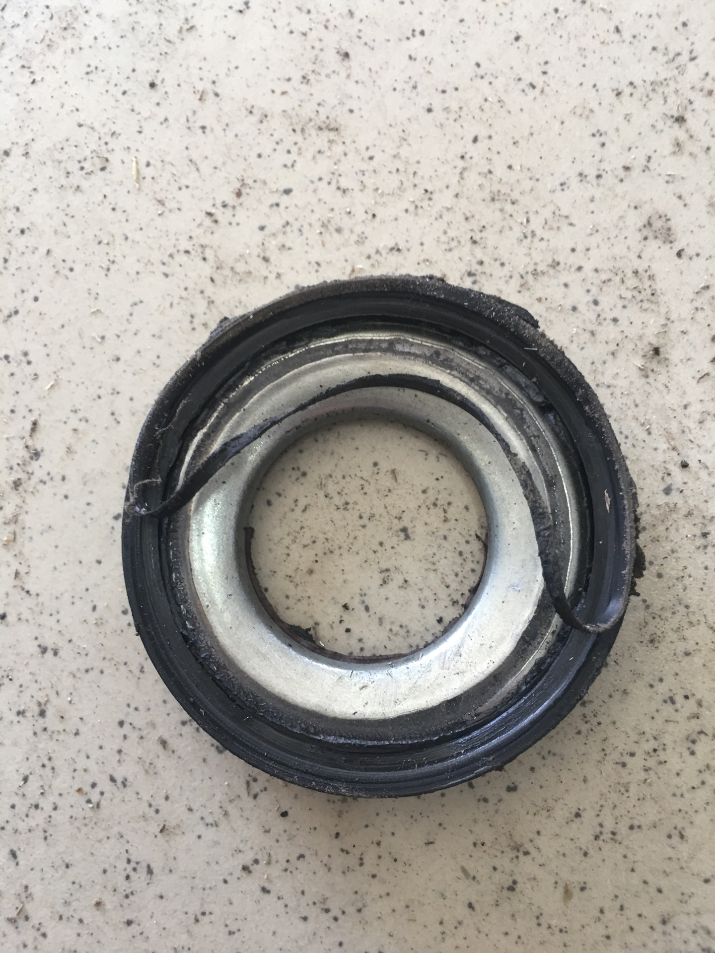 Замена опоры амортизатора Тойота Камри 2007 год 3.5. — Toyota Camry ...