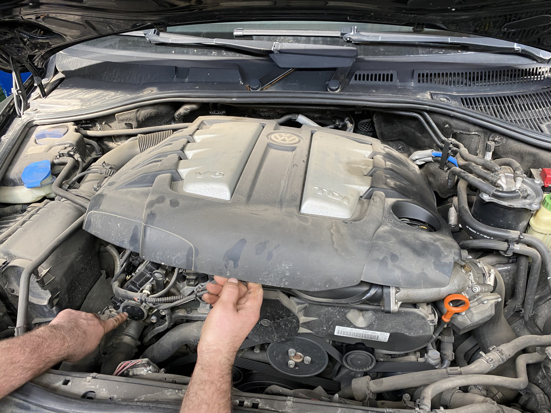 Замена рулевой рейки и уплотнителей на двс — Volkswagen Touareg (1G), 3 ...