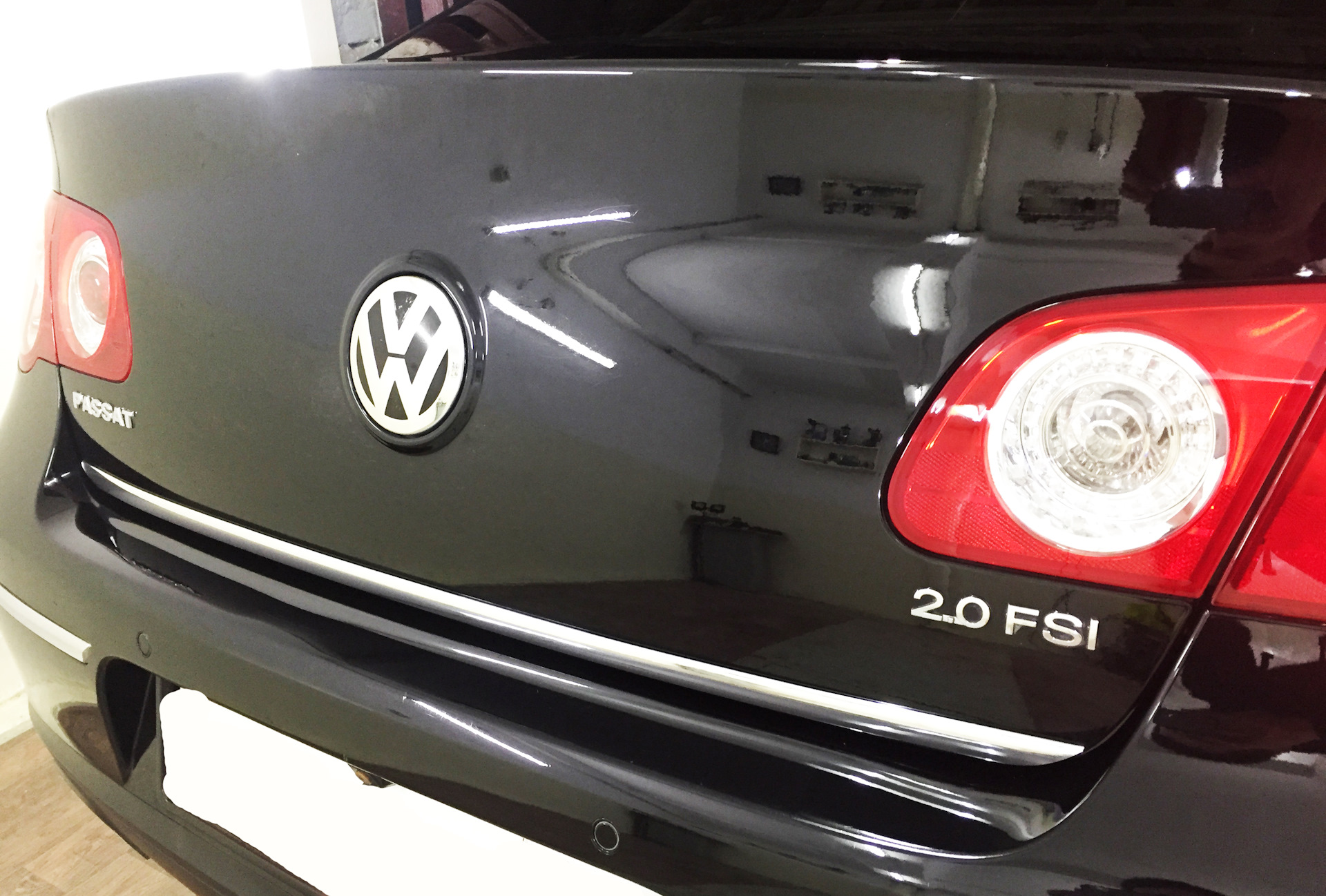 Крепление канистры на заднюю дверь. — Suzuki Jimny, 0,7 л., 1998 года ...