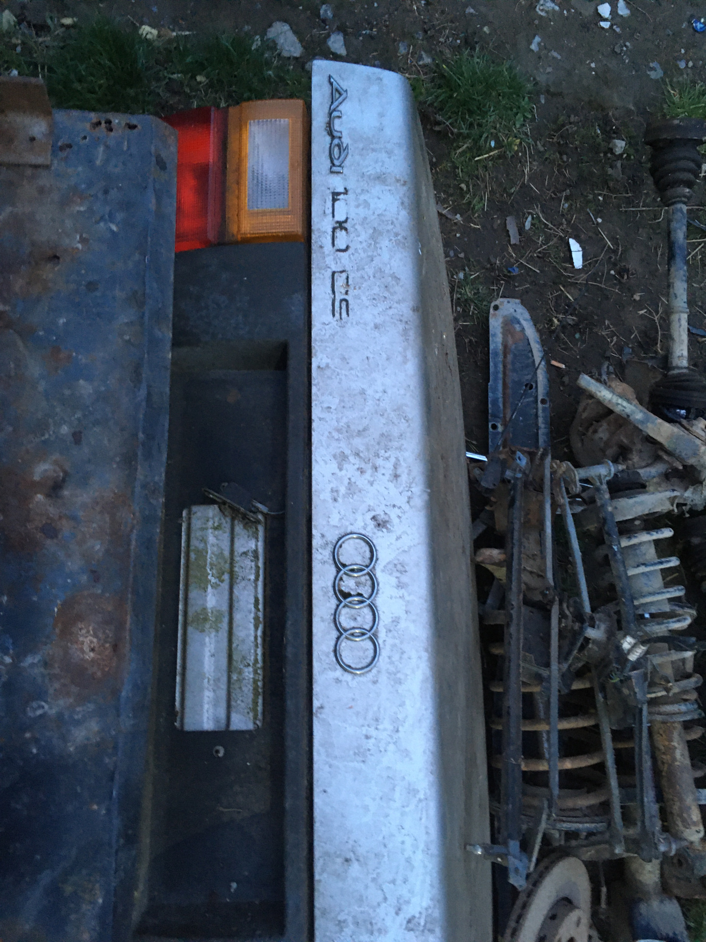 Продам запчасти на ауди 100 сигара — Audi 80 (B2), 1,6 л, 1986 года ...