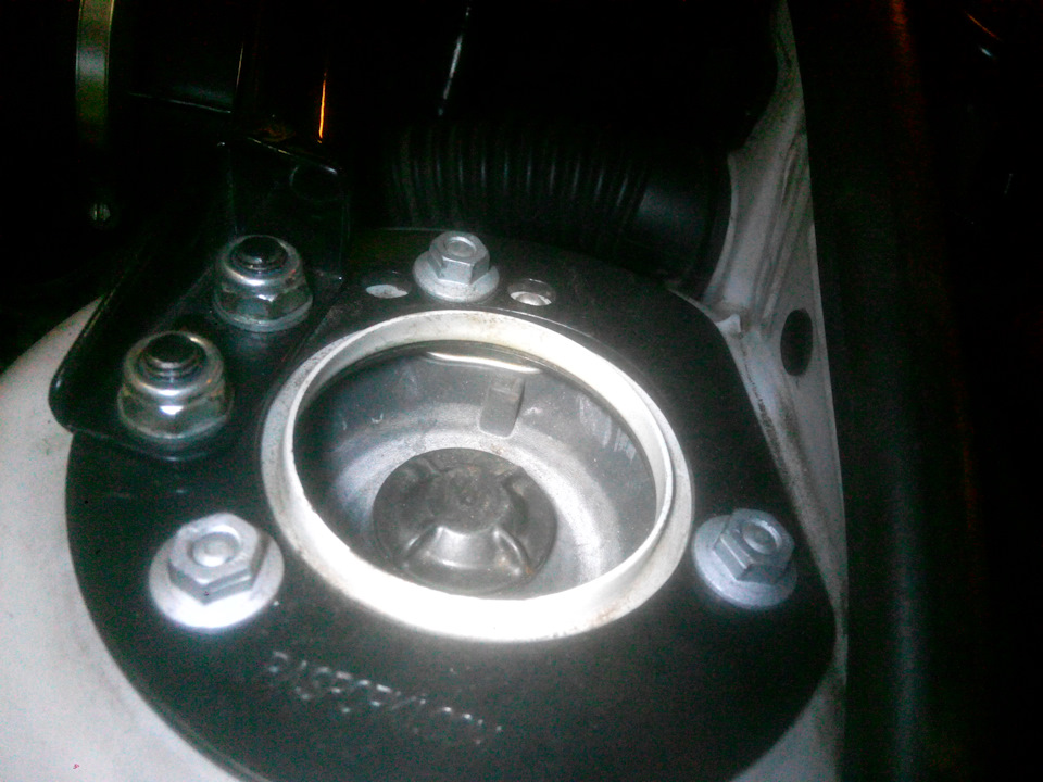 32_Замена передних амортизаторов — BMW 3 series (E46), 2 л, 1998 года ...