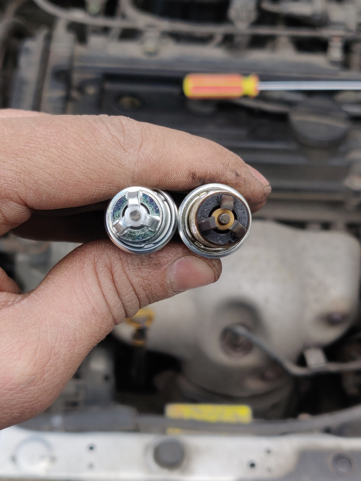 Замена свечей и ВВ проводов (130 тыс. км) — Hyundai Accent (2G), 1,5 л ...