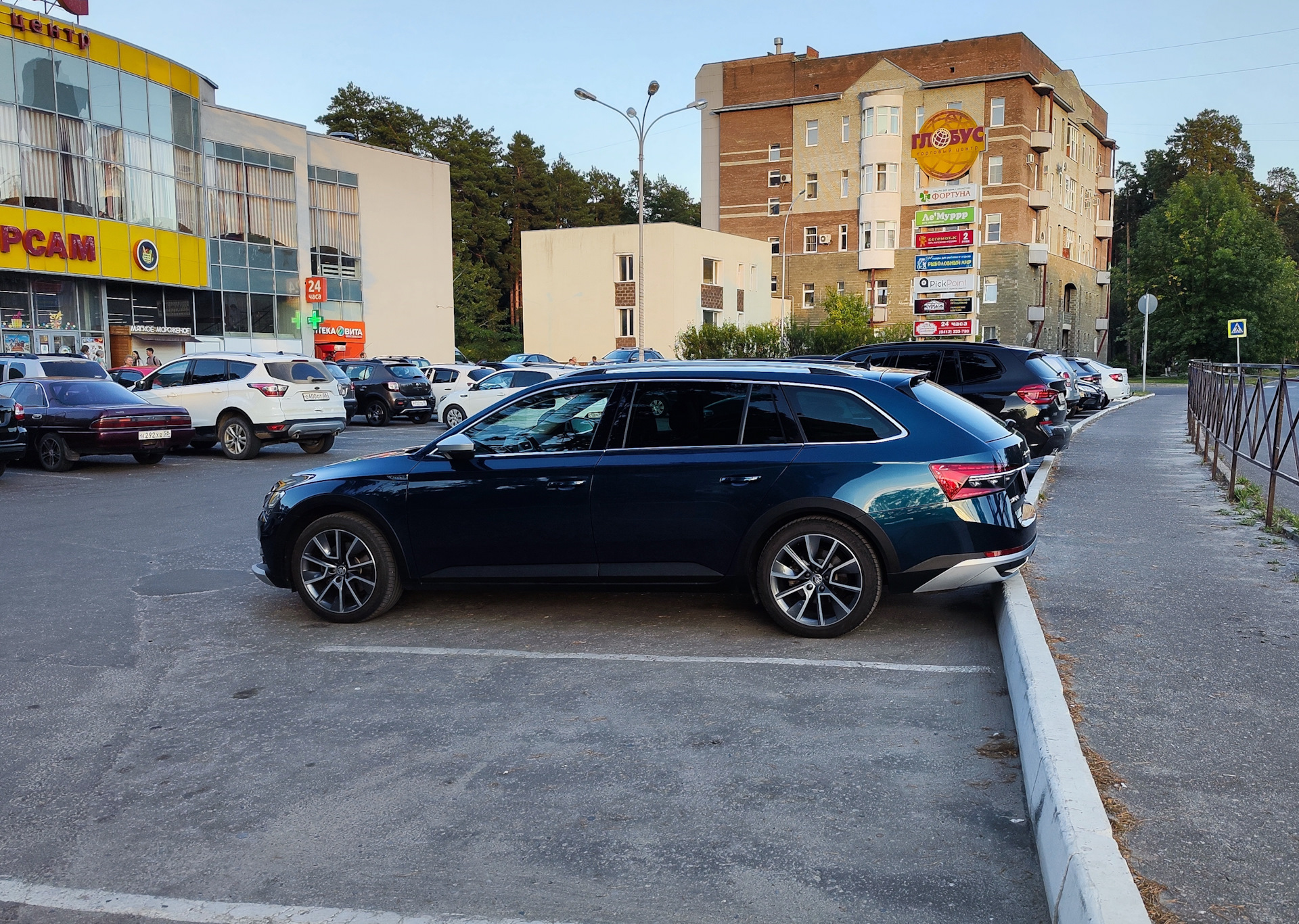 Хамелеон — Skoda Superb Scout (Mk3), 2 л, 2019 года | фотография | DRIVE2