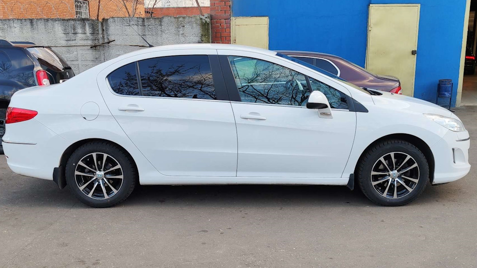 Разное, на память: масло, ролик гитары и т.д. — Peugeot 408, 1,6 л ...